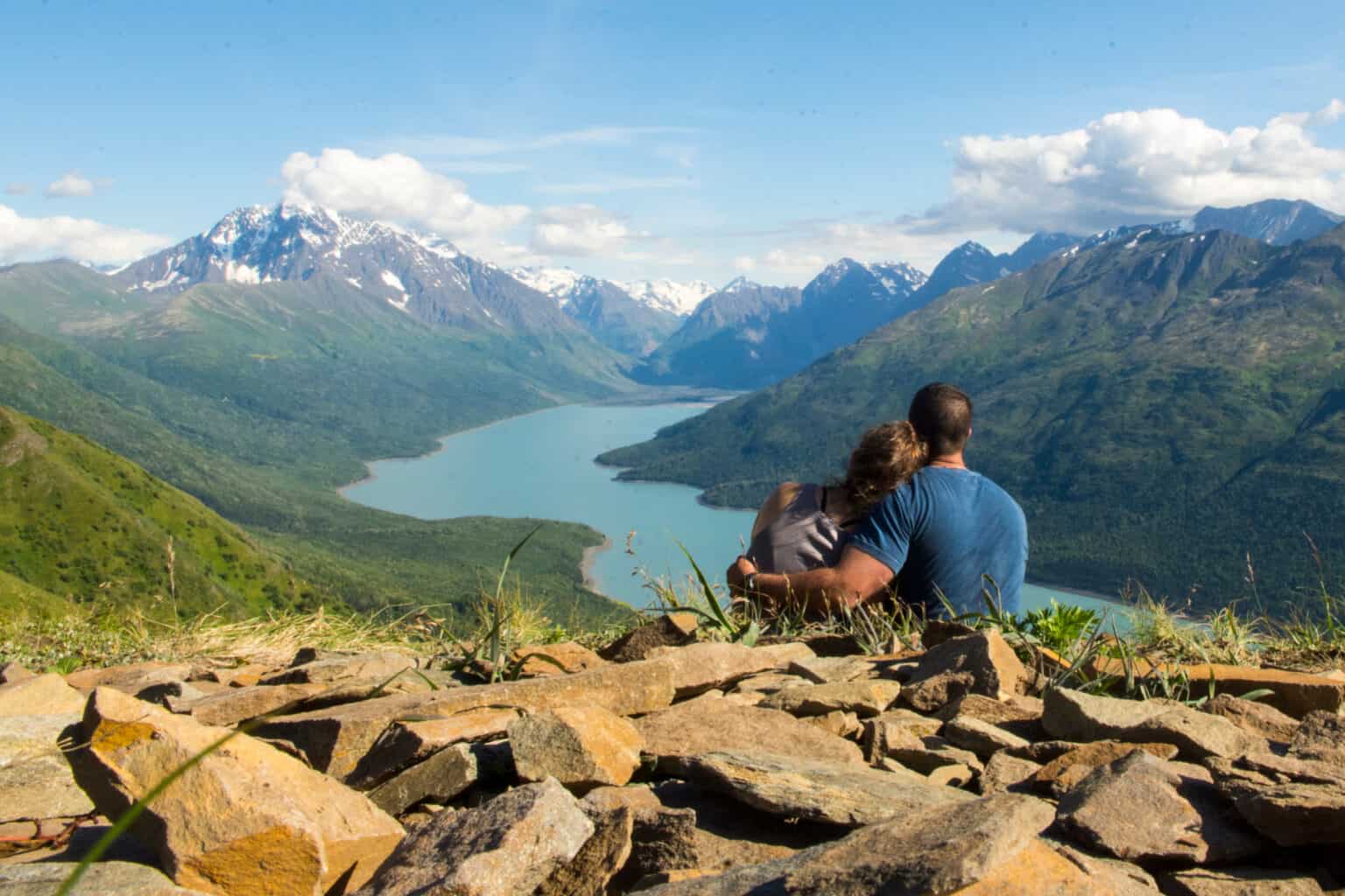 25 Pro's And Con's Of Living In Alaska (2023 Updated)